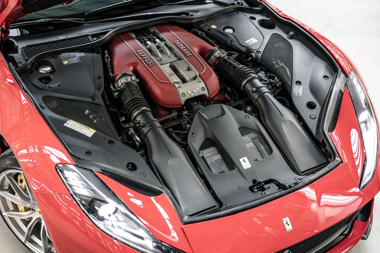 Ferrari 812 Superfast - Drivers Hall